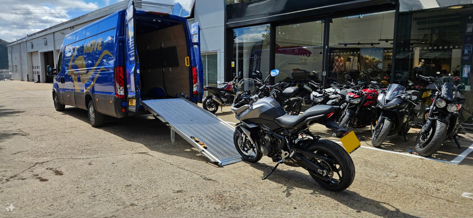 Move Motorcycles Enhances Fleet with Vapor Ricon Ramps - Vapor Ricon Europe
